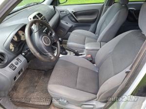 Grey Toyota RAV4 2002 in Viljandi, with an engine capacity of 2.00 L and mileage of 326 thousand km for 2600 €, photo 10 on AUTOMOTO.COM.LV