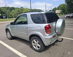Pelēks Toyota RAV4 2002 Kauņa, ar dzinēja tilpumu 2.00 L un nobraukumu 200 tūkst. km par 2500 €, foto 8 vietnē AUTOMOTO.COM.LV