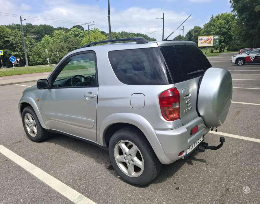Pelēks Toyota RAV4 2002 Kauņa, ar dzinēja tilpumu 2.00 L un nobraukumu 200 tūkst. km par 2500 €, foto 8 vietnē AUTOMOTO.COM.LV