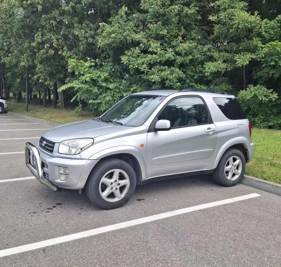 Pelēks Toyota RAV4 2002 Kauņa, ar dzinēja tilpumu 2.00 L un nobraukumu 200 tūkst. km par 2500 €, foto 9 vietnē AUTOMOTO.COM.LV