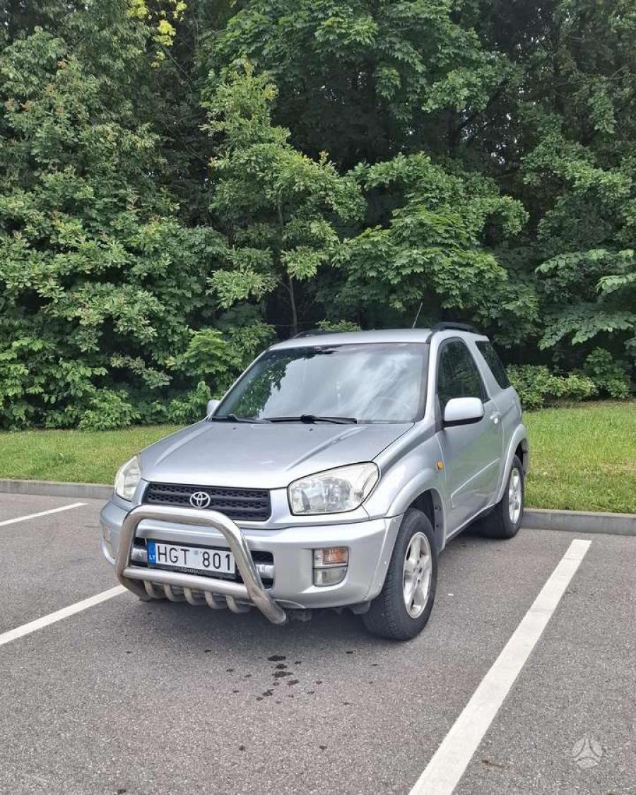 Pelēks Toyota RAV4 2002 Kauņa, ar dzinēja tilpumu 2.00 L un nobraukumu 200 tūkst. km par 2500 €, foto 10 vietnē AUTOMOTO.COM.LV