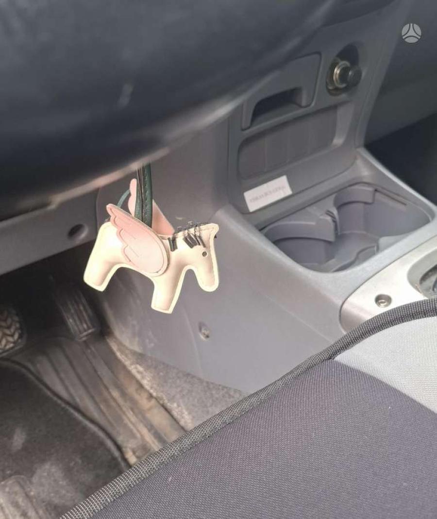 Pelēks Toyota RAV4 2002 Kauņa, ar dzinēja tilpumu 2.00 L un nobraukumu 200 tūkst. km par 2500 €, foto 14 vietnē AUTOMOTO.COM.LV