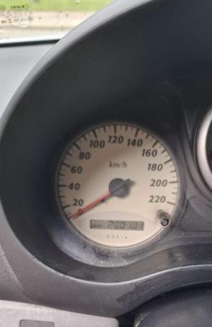 Pelēks Toyota RAV4 2002 Kauņa, ar dzinēja tilpumu 2.00 L un nobraukumu 200 tūkst. km par 2500 €, foto 15 vietnē AUTOMOTO.COM.LV