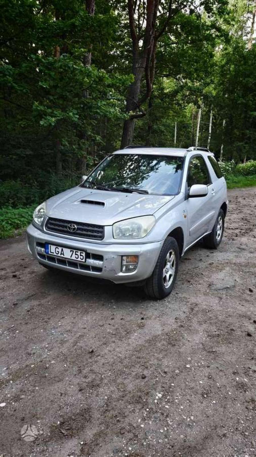 Pelēks Toyota RAV4 2002 Kauņa, ar dzinēja tilpumu 2.00 L un nobraukumu 239 tūkst. km par 1700 €, foto 3 vietnē AUTOMOTO.COM.LV
