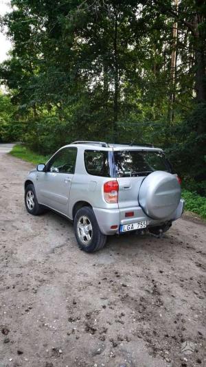 Pelēks Toyota RAV4 2002 Kauņa, ar dzinēja tilpumu 2.00 L un nobraukumu 239 tūkst. km par 1700 €, foto 4 vietnē AUTOMOTO.COM.LV