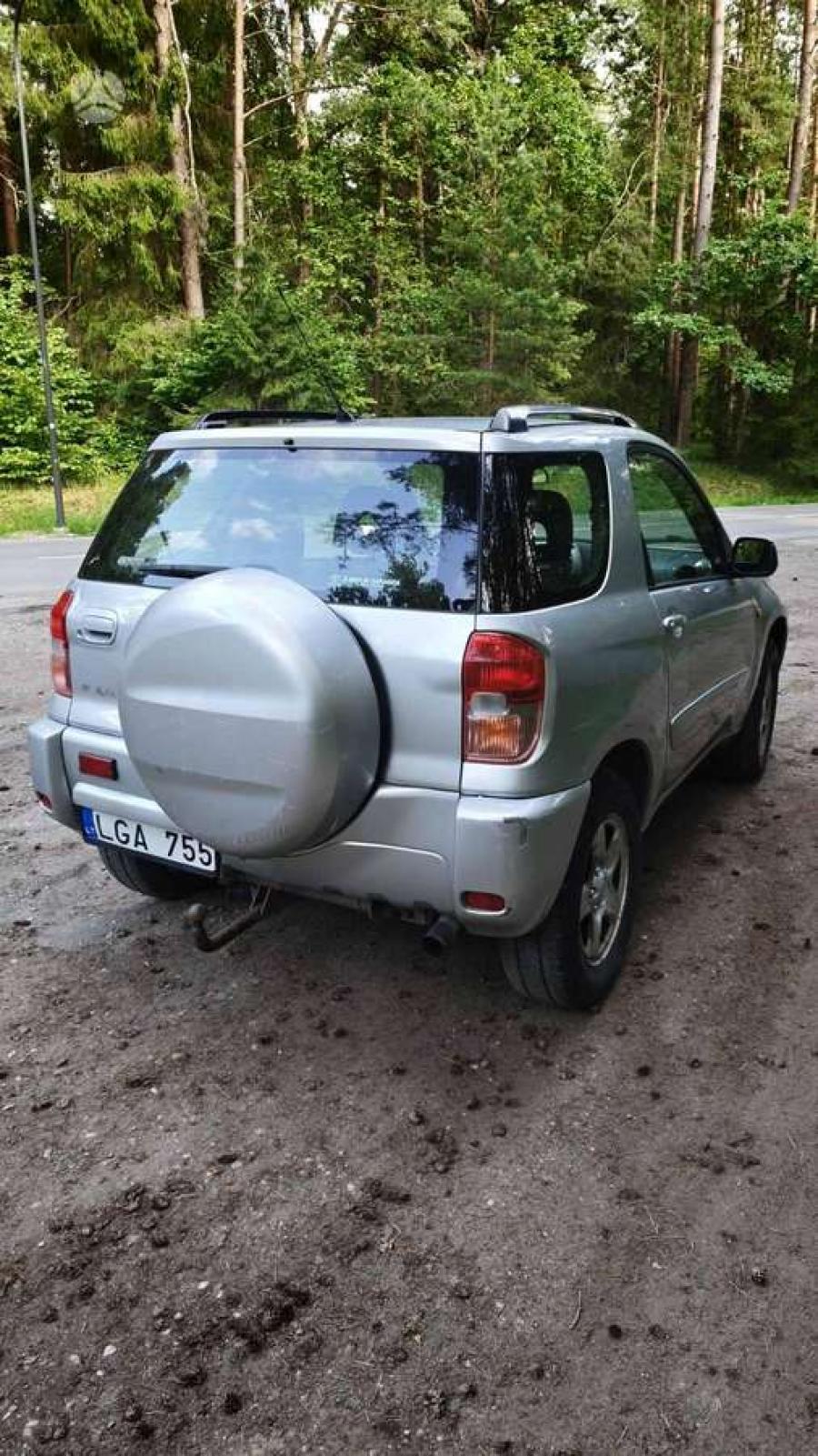 Pelēks Toyota RAV4 2002 Kauņa, ar dzinēja tilpumu 2.00 L un nobraukumu 239 tūkst. km par 1700 €, foto 5 vietnē AUTOMOTO.COM.LV