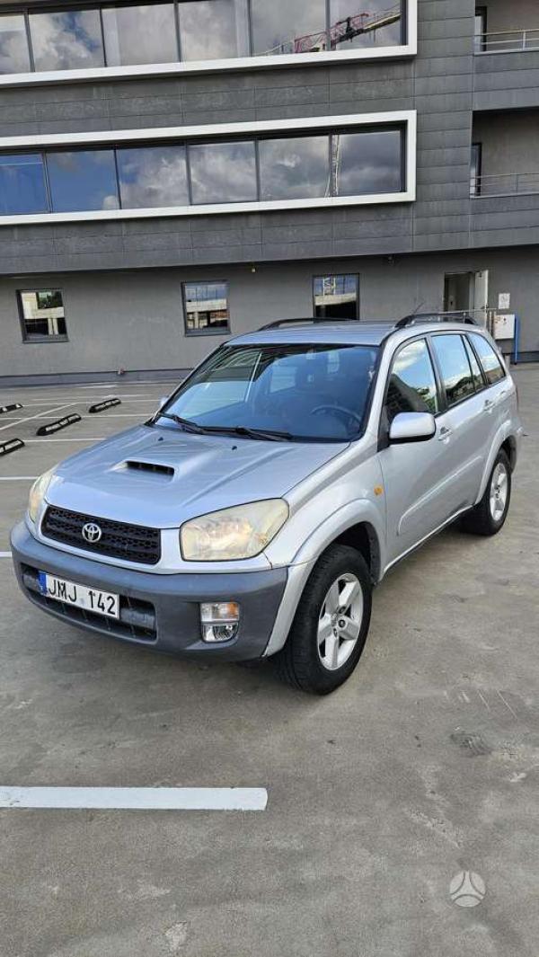 Grey Toyota RAV4 2002 in Vilnius, with an engine capacity of 2.00 L and mileage of 348 thousand km for 2250 €, photo 7 on AUTOMOTO.COM.LV
