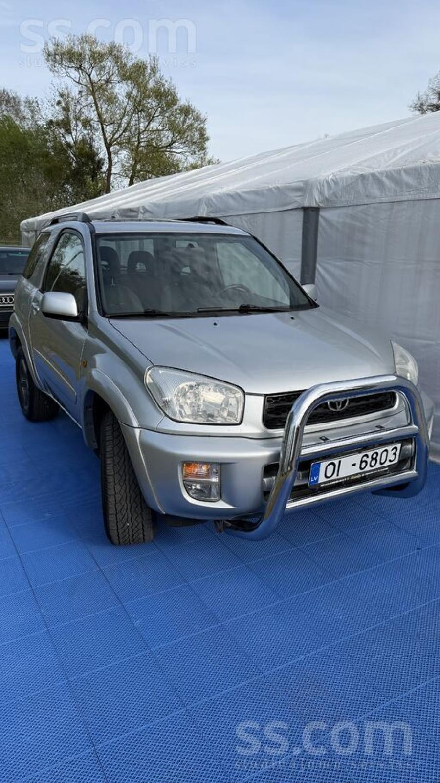 Grey Toyota RAV4 2002 in Liepaja, with an engine capacity of 2.00 L and mileage of 290 thousand km for 4250 €, photo 3 on AUTOMOTO.COM.LV