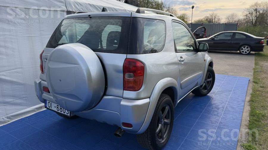 Grey Toyota RAV4 2002 in Liepaja, with an engine capacity of 2.00 L and mileage of 290 thousand km for 4250 €, photo 4 on AUTOMOTO.COM.LV
