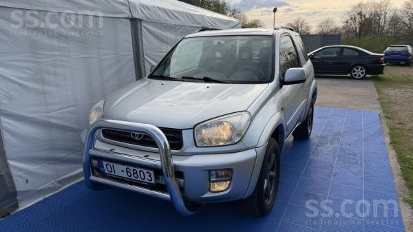 Grey Toyota RAV4 2002 in Liepaja, with an engine capacity of 2.00 L and mileage of 290 thousand km for 4250 €, photo 5 on AUTOMOTO.COM.LV