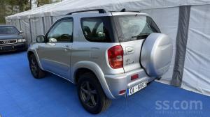 Grey Toyota RAV4 2002 in Liepaja, with an engine capacity of 2.00 L and mileage of 290 thousand km for 4250 €, photo 7 on AUTOMOTO.COM.LV