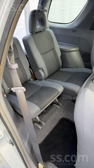 Grey Toyota RAV4 2002 in Liepaja, with an engine capacity of 2.00 L and mileage of 290 thousand km for 4250 €, photo 13 on AUTOMOTO.COM.LV