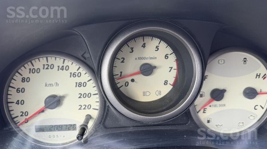 Grey Toyota RAV4 2002 in Liepaja, with an engine capacity of 2.00 L and mileage of 290 thousand km for 4250 €, photo 15 on AUTOMOTO.COM.LV