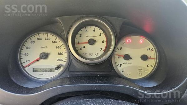 Pelēks Toyota RAV4 2002 Daugavpils, ar dzinēja tilpumu 2.00 L un nobraukumu 466 tūkst. km par 1750 €, foto 10 vietnē AUTOMOTO.COM.LV