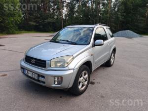 Grey Toyota RAV4 2002 in Riga, with an engine capacity of 2.00 L and mileage of 227 thousand km for 1500 €, photo 5 on AUTOMOTO.COM.LV