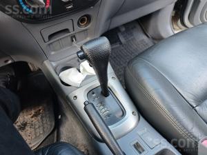 Grey Toyota RAV4 2002 in Riga, with an engine capacity of 2.00 L and mileage of 227 thousand km for 1500 €, photo 8 on AUTOMOTO.COM.LV