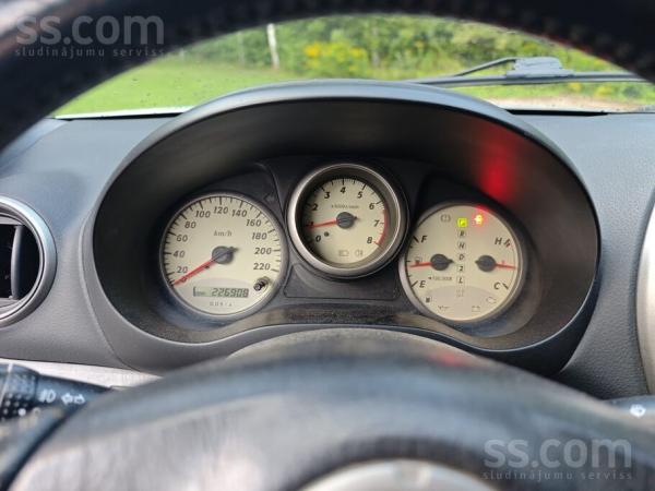 Grey Toyota RAV4 2002 in Riga, with an engine capacity of 2.00 L and mileage of 227 thousand km for 1500 €, photo 10 on AUTOMOTO.COM.LV