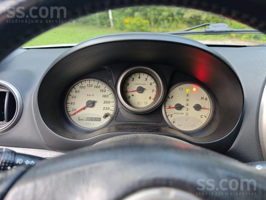 Grey Toyota RAV4 2002 in Riga, with an engine capacity of 2.00 L and mileage of 227 thousand km for 1500 €, photo 11 on AUTOMOTO.COM.LV