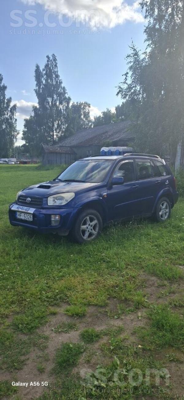 Pelēks Toyota RAV4 2002 Preiļi, ar dzinēja tilpumu 2.00 L un nobraukumu 389 tūkst. km par 950 €, foto 2 vietnē AUTOMOTO.COM.LV