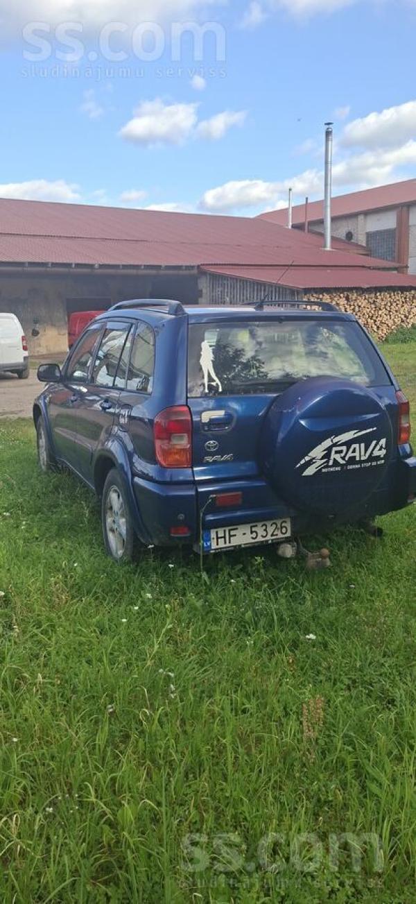 Pelēks Toyota RAV4 2002 Preiļi, ar dzinēja tilpumu 2.00 L un nobraukumu 389 tūkst. km par 950 €, foto 4 vietnē AUTOMOTO.COM.LV