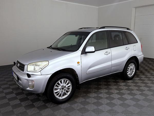 Grey Toyota RAV4 2002 in Tallinn, with an engine capacity of 2.00 L and mileage of 359 thousand km for 1399 €, photo 3 on AUTOMOTO.COM.LV