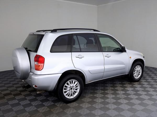 Grey Toyota RAV4 2002 in Tallinn, with an engine capacity of 2.00 L and mileage of 359 thousand km for 1399 €, photo 11 on AUTOMOTO.COM.LV
