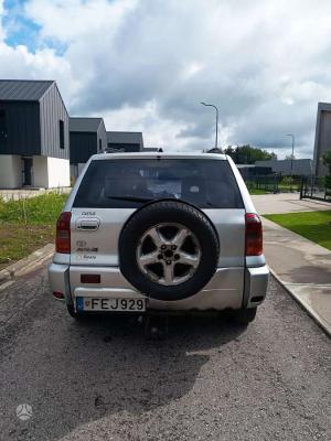 Grey Toyota RAV4 2002 in Anyksciai, with an engine capacity of 2.00 L and mileage of 431 thousand km for 1750 €, photo 7 on AUTOMOTO.COM.LV