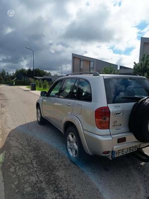 Grey Toyota RAV4 2002 in Anyksciai, with an engine capacity of 2.00 L and mileage of 431 thousand km for 1750 €, photo 8 on AUTOMOTO.COM.LV