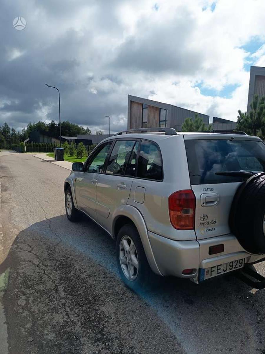 Grey Toyota RAV4 2002 in Anyksciai, with an engine capacity of 2.00 L and mileage of 431 thousand km for 1750 €, photo 8 on AUTOMOTO.COM.LV