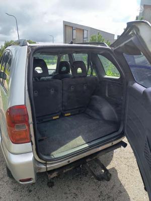 Grey Toyota RAV4 2002 in Anyksciai, with an engine capacity of 2.00 L and mileage of 431 thousand km for 1750 €, photo 9 on AUTOMOTO.COM.LV