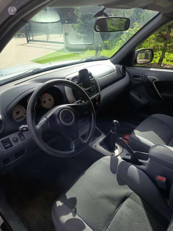 Тойота РАВ 4 2002 в Аникщяй на AUTOMOTO.COM.LV Серый Тойота РАВ 4 2002 в Аникщяй, объемом двигателя 2.00 л и пробегом 431 тыс. км за 1750 €, фото 10 на AUTOMOTO.COM.LV