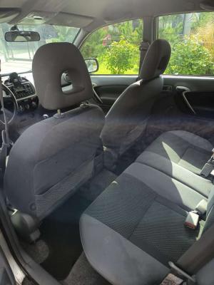 Grey Toyota RAV4 2002 in Anyksciai, with an engine capacity of 2.00 L and mileage of 431 thousand km for 1750 €, photo 11 on AUTOMOTO.COM.LV
