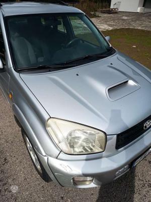 Grey Toyota RAV4 2002 in Anyksciai, with an engine capacity of 2.00 L and mileage of 431 thousand km for 1750 €, photo 12 on AUTOMOTO.COM.LV