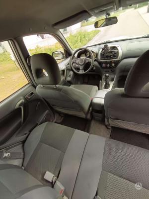 Grey Toyota RAV4 2002 in Anyksciai, with an engine capacity of 2.00 L and mileage of 431 thousand km for 1750 €, photo 14 on AUTOMOTO.COM.LV