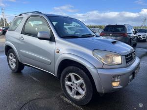 Pelēks Toyota RAV4 2002 Tauragė, ar dzinēja tilpumu 2.00 L un nobraukumu 182 tūkst. km par 3100 €, foto 4 vietnē AUTOMOTO.COM.LV