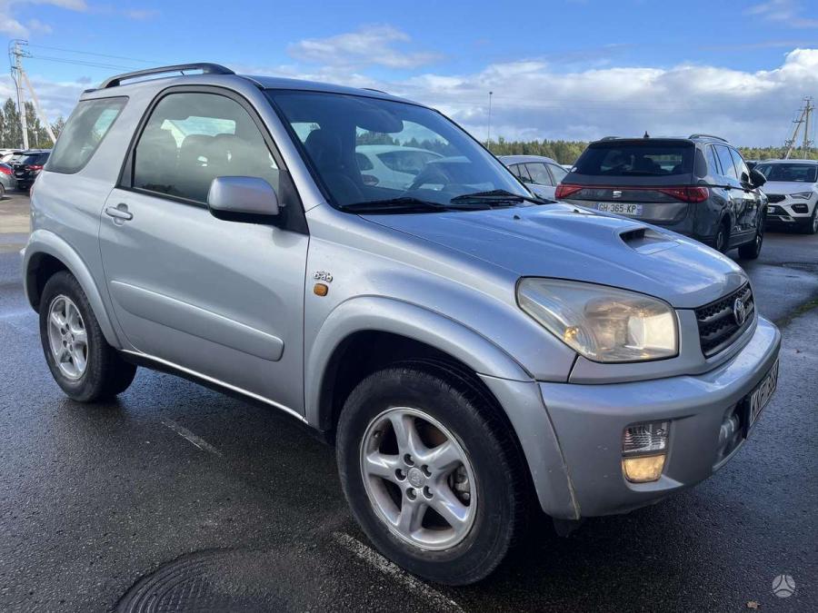 Pelēks Toyota RAV4 2002 Tauragė, ar dzinēja tilpumu 2.00 L un nobraukumu 182 tūkst. km par 3100 €, foto 4 vietnē AUTOMOTO.COM.LV