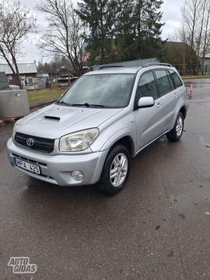 Grey Toyota RAV4 2003 in Vilnius, with an engine capacity of 2.00 L and mileage of 249 thousand km for 3300 €, photo  on AUTOMOTO.COM.LV