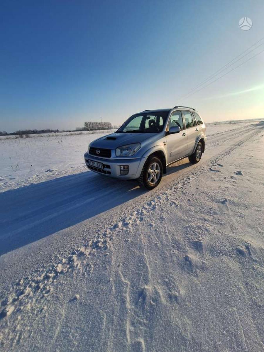 Pelēks Toyota RAV4 2003 Šilutė, ar dzinēja tilpumu 2.00 L un nobraukumu 344 tūkst. km par 2400 €, foto 2 vietnē AUTOMOTO.COM.LV