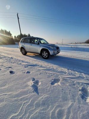 Pelēks Toyota RAV4 2003 Šilutė, ar dzinēja tilpumu 2.00 L un nobraukumu 344 tūkst. km par 2400 €, foto 3 vietnē AUTOMOTO.COM.LV