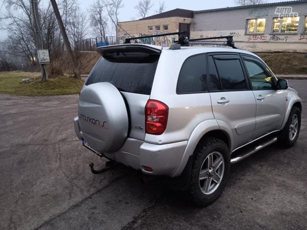 Grey Toyota RAV4 2003 in Vilnius, with an engine capacity of 2.00 L and mileage of 303 thousand km for 2950 €, photo 6 on AUTOMOTO.COM.LV