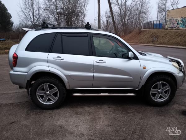 Grey Toyota RAV4 2003 in Vilnius, with an engine capacity of 2.00 L and mileage of 303 thousand km for 2950 €, photo 7 on AUTOMOTO.COM.LV