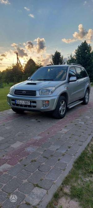 Grey Toyota RAV4 2003 in Zarasai, with an engine capacity of 2.00 L and mileage of 183 thousand km for 2850 €, photo  on AUTOMOTO.COM.LV