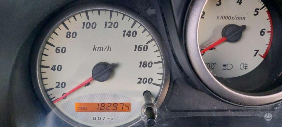 Pelēks Toyota RAV4 2003 Zarasai, ar dzinēja tilpumu 2.00 L un nobraukumu 183 tūkst. km par 2850 €, foto 6 vietnē AUTOMOTO.COM.LV
