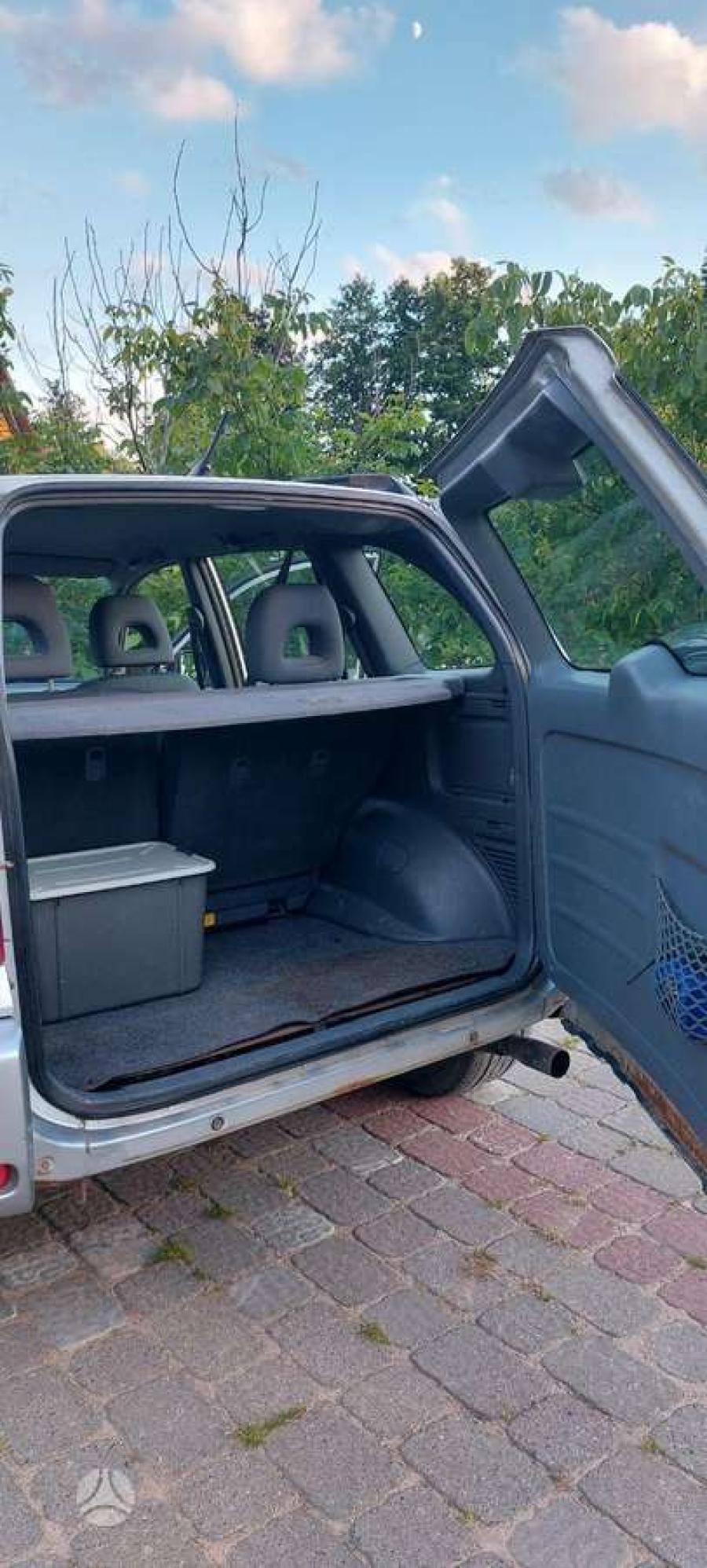 Pelēks Toyota RAV4 2003 Zarasai, ar dzinēja tilpumu 2.00 L un nobraukumu 183 tūkst. km par 2850 €, foto 8 vietnē AUTOMOTO.COM.LV