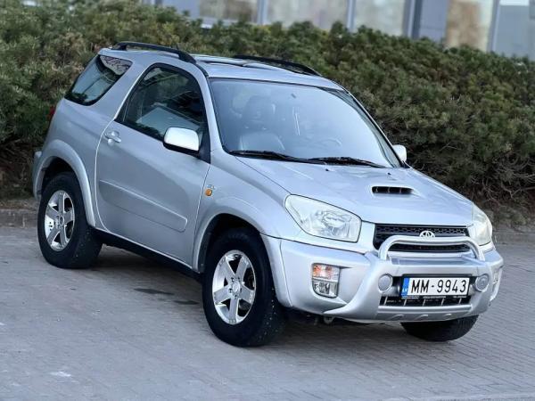Pelēks Toyota RAV4 2003 Rīga, ar dzinēja tilpumu 2.00 L un nobraukumu 171 tūkst. km par 2990 €, foto 3 vietnē AUTOMOTO.COM.LV