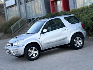 Grey Toyota RAV4 2003 in Riga, with an engine capacity of 2.00 L and mileage of 171 thousand km for 2990 €, photo 5 on AUTOMOTO.COM.LV
