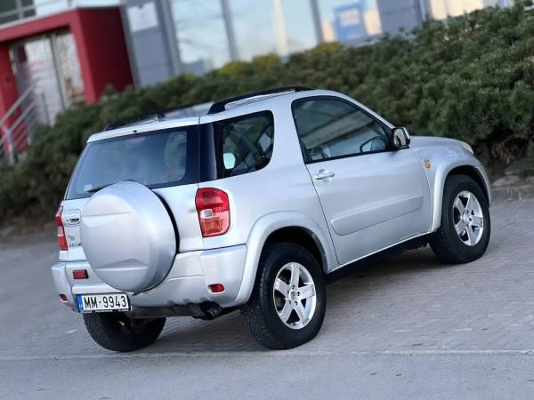 Pelēks Toyota RAV4 2003 Rīga, ar dzinēja tilpumu 2.00 L un nobraukumu 171 tūkst. km par 2990 €, foto 8 vietnē AUTOMOTO.COM.LV