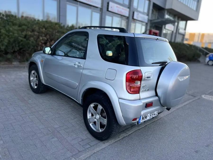 Grey Toyota RAV4 2003 in Riga, with an engine capacity of 2.00 L and mileage of 171 thousand km for 2990 €, photo 12 on AUTOMOTO.COM.LV