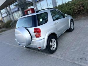 Grey Toyota RAV4 2003 in Riga, with an engine capacity of 2.00 L and mileage of 171 thousand km for 2990 €, photo 13 on AUTOMOTO.COM.LV