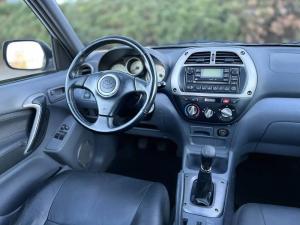 Grey Toyota RAV4 2003 in Riga, with an engine capacity of 2.00 L and mileage of 171 thousand km for 2990 €, photo 27 on AUTOMOTO.COM.LV